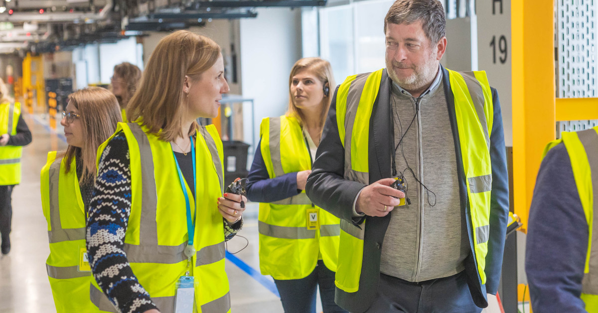 SPD-Bundestagsabgeordneter zu Gast im Amazon Logistikzentrum - Jörg ... SPD-Bundestagsabgeordneter zu Gast im Amazon Logistikzentrum - Jörg ...